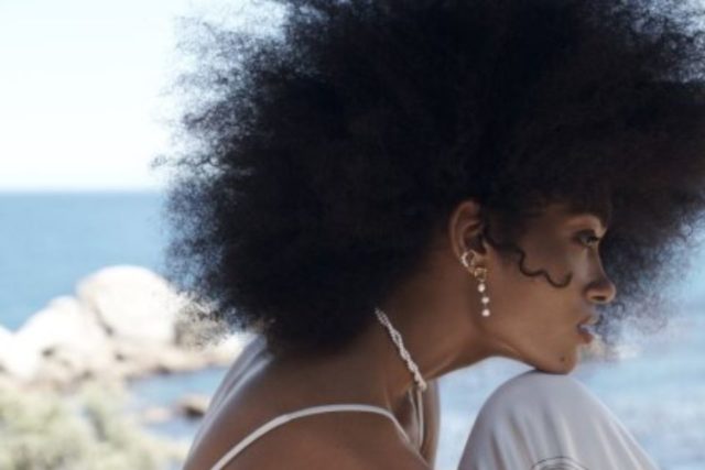 Pandora lanza su nueva colección, PANDORA ESSENCE